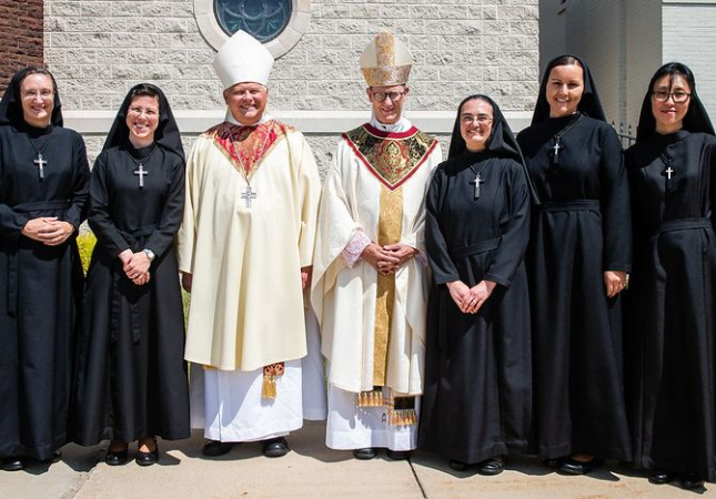 Five sisters profess perpetual vows as Religious Sisters of Mercy of ...